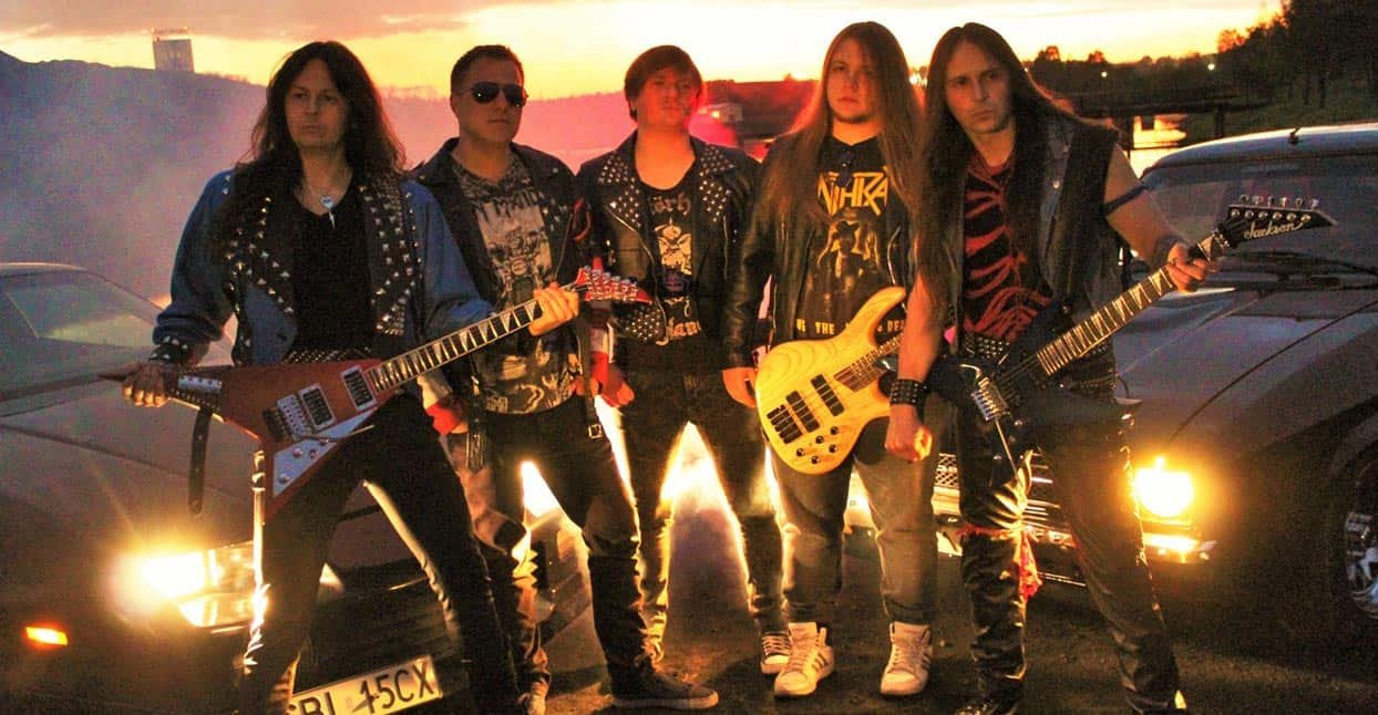 Does The Band Have An Electric Guitar | INS.